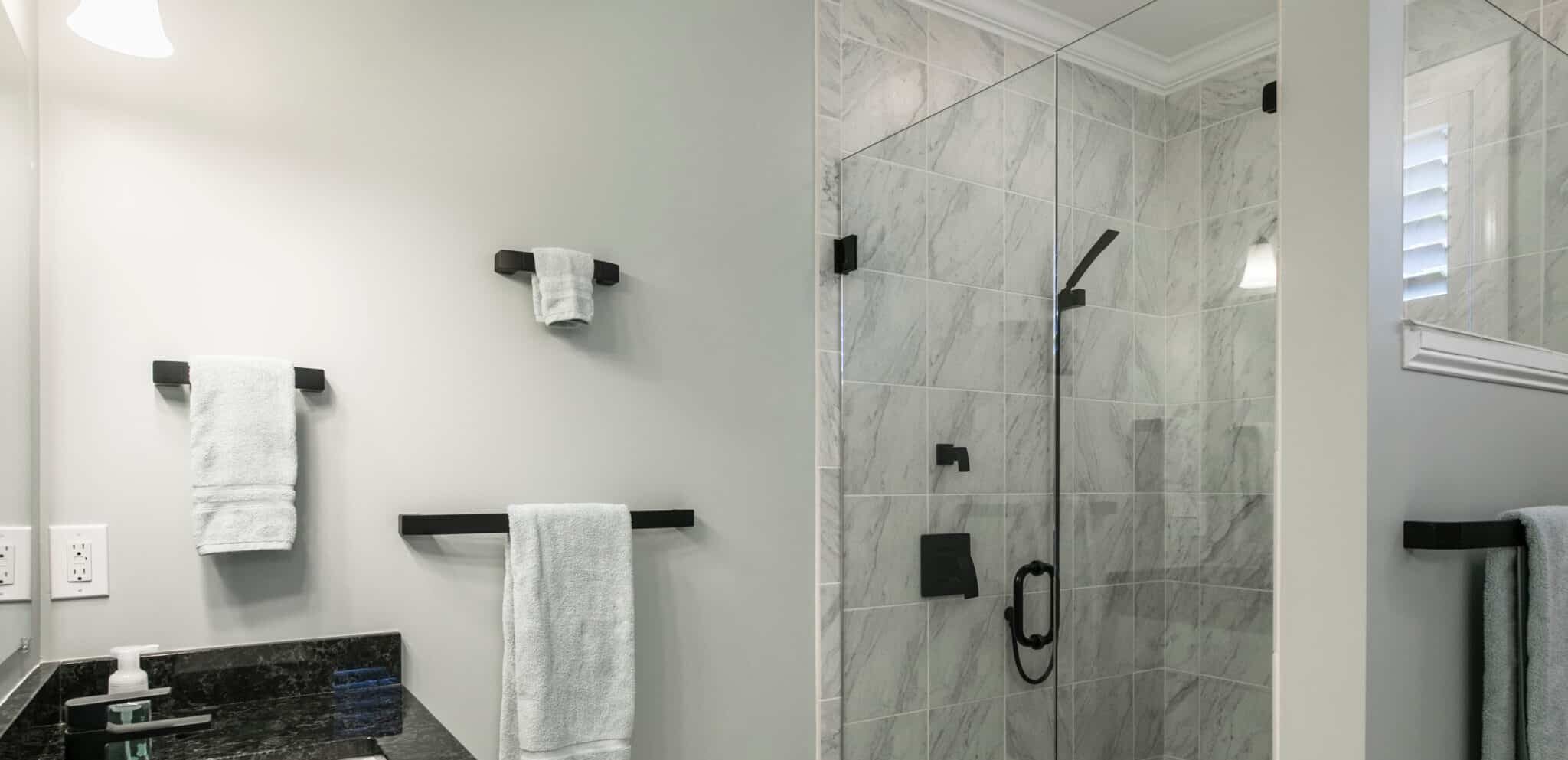 How to Choose the Perfect Shower Door for Your Bathroom Renovation ...